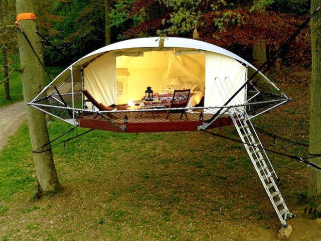 Escape to Nature with this Floating Tree House Get Away » HG