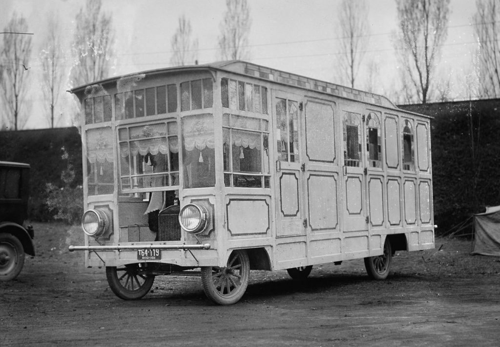 18 Vintage Motorhomes - They Don't Make 'em Like They Used To » HG