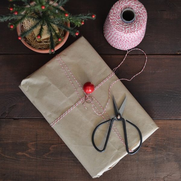Gift Wrap Alternatives That You Can Feel Good About » HG
